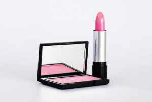 Maquiller des lèvres fines : 5 astuces pour un max de volume ! - Une ...